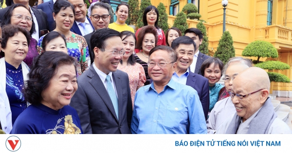 Chủ tịch nước gặp đại biểu Quỹ học bổng Vừ A Dính và CLB Vì Hoàng Sa, Trường Sa